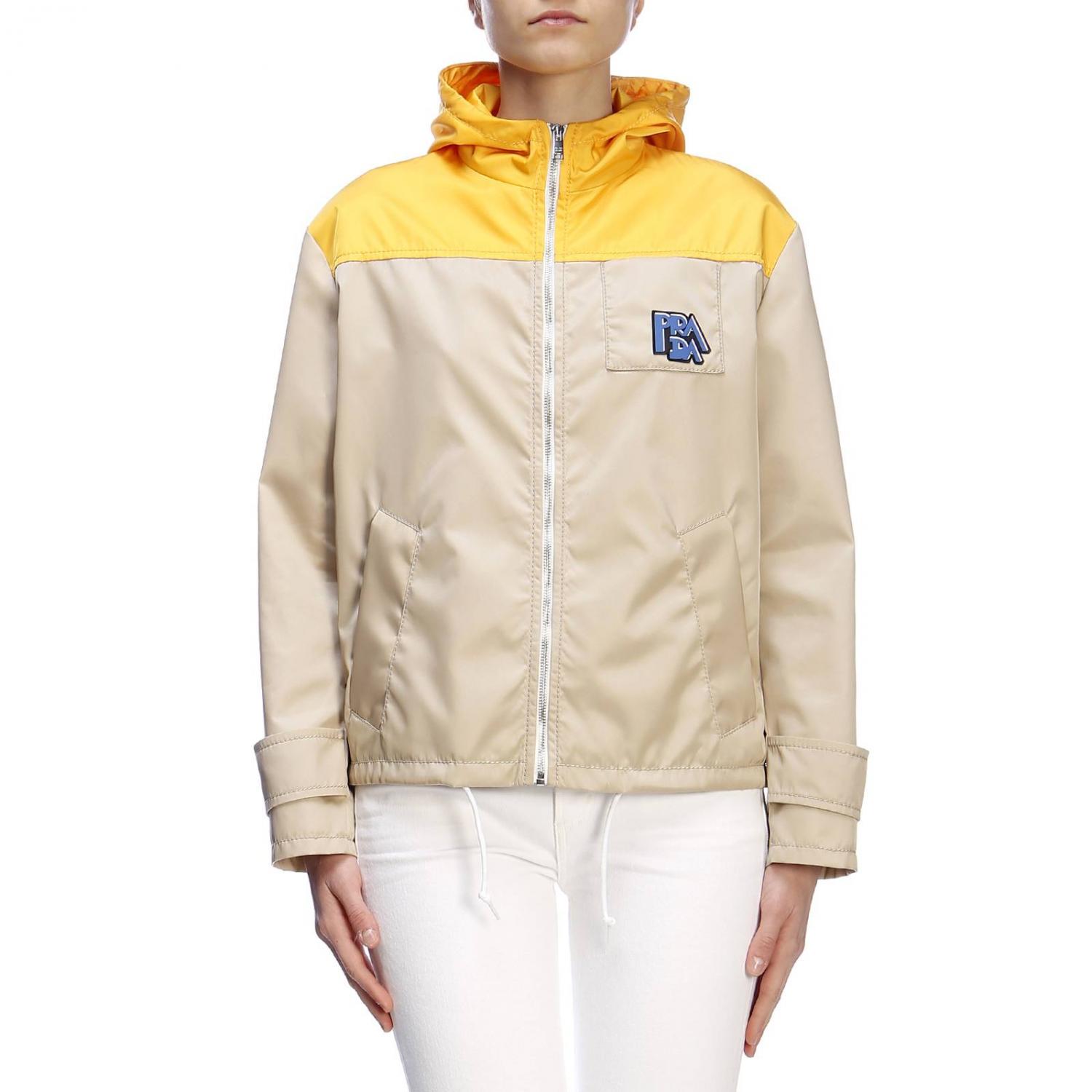 PRADA: Giubbotto impermeabile bicolor con cappuccio e logo - Fantasia ...