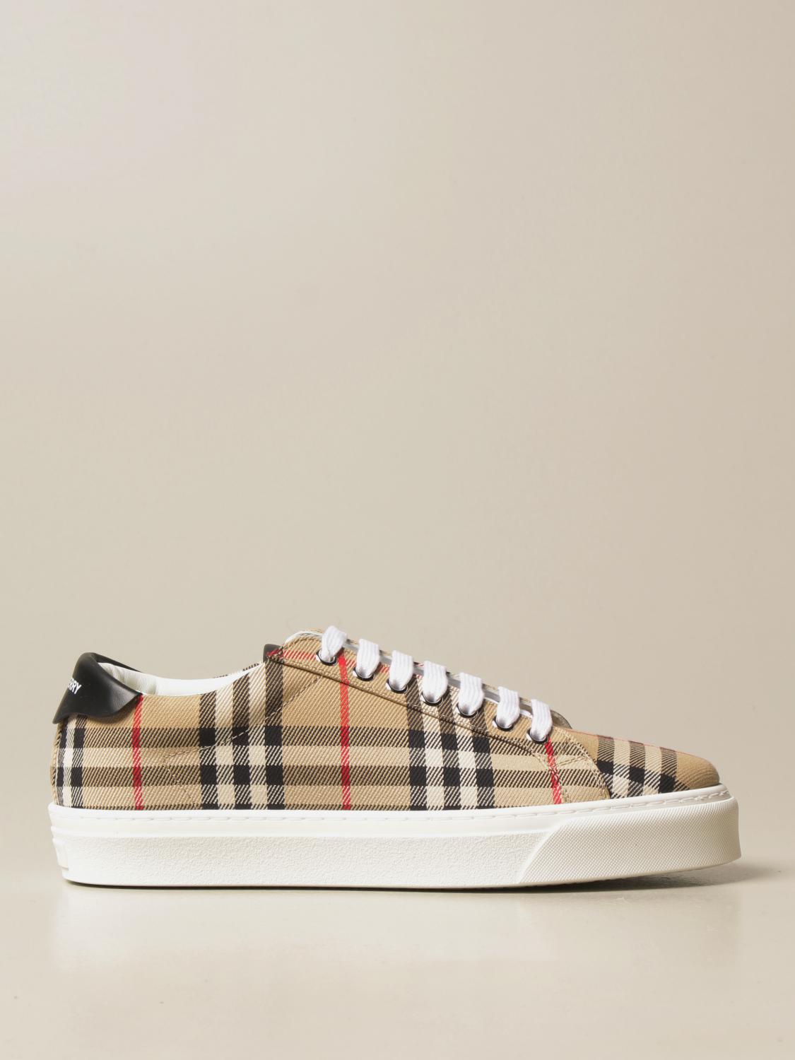 BURBERRY: Baskets homme - Beige | Baskets Burberry 8038185 en ligne sur ...