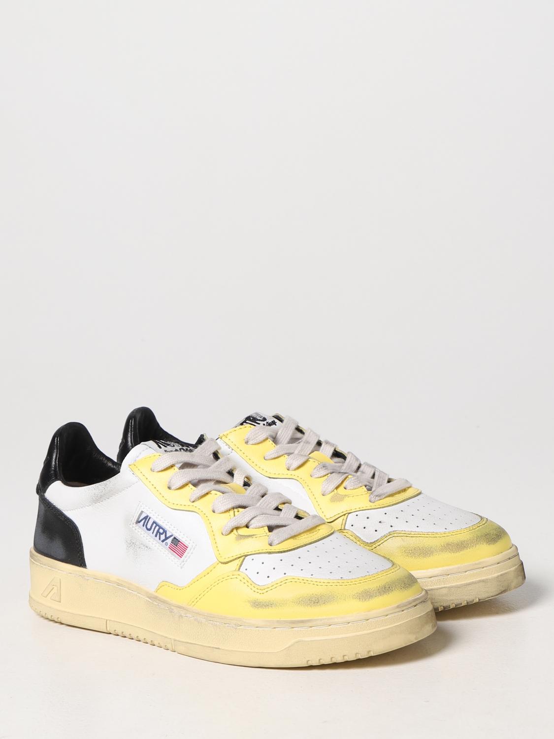 Autry Medalist sneakers in used leather - White | AVLMSV19 | GIGLIO.COM