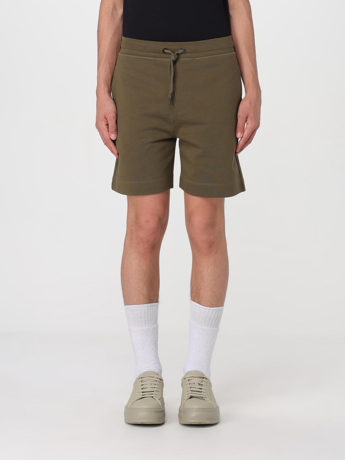 CANADA GOOSE: Short men - Green | Canada Goose shorts CG7407M49 online ...