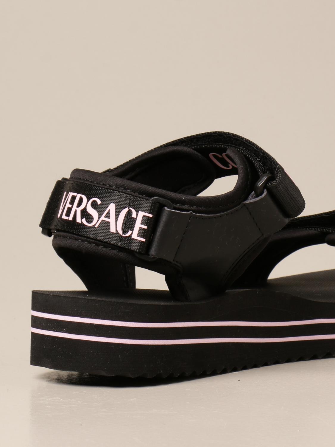 VERSACE JEANS COUTURE: Damen flache sandalen - Schwarz | Versace Jeans ...